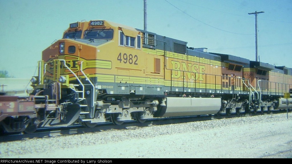 BNSF 4982